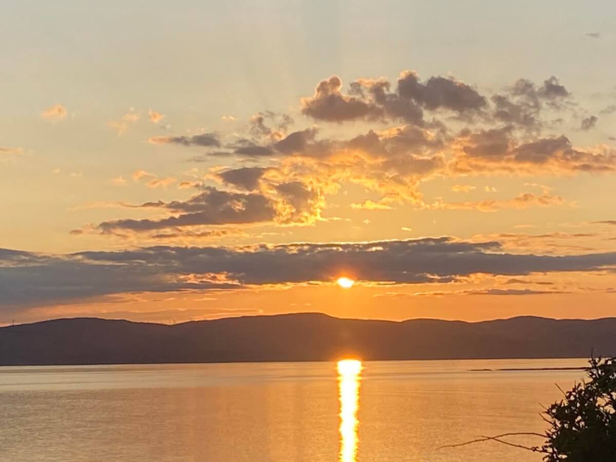 Daylight hours Scotland - why does the length of day vary so much?